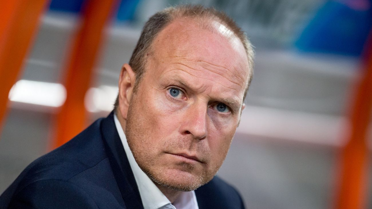 Omroep Flevoland - Sport - Robert Molenaar nieuwe trainer Almere City FC