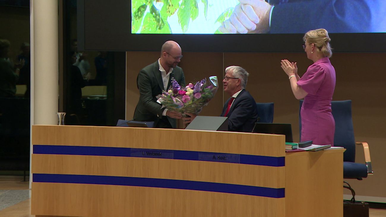 Omroep Flevoland - Nieuws - Motie van dank voor vertrekkende ...