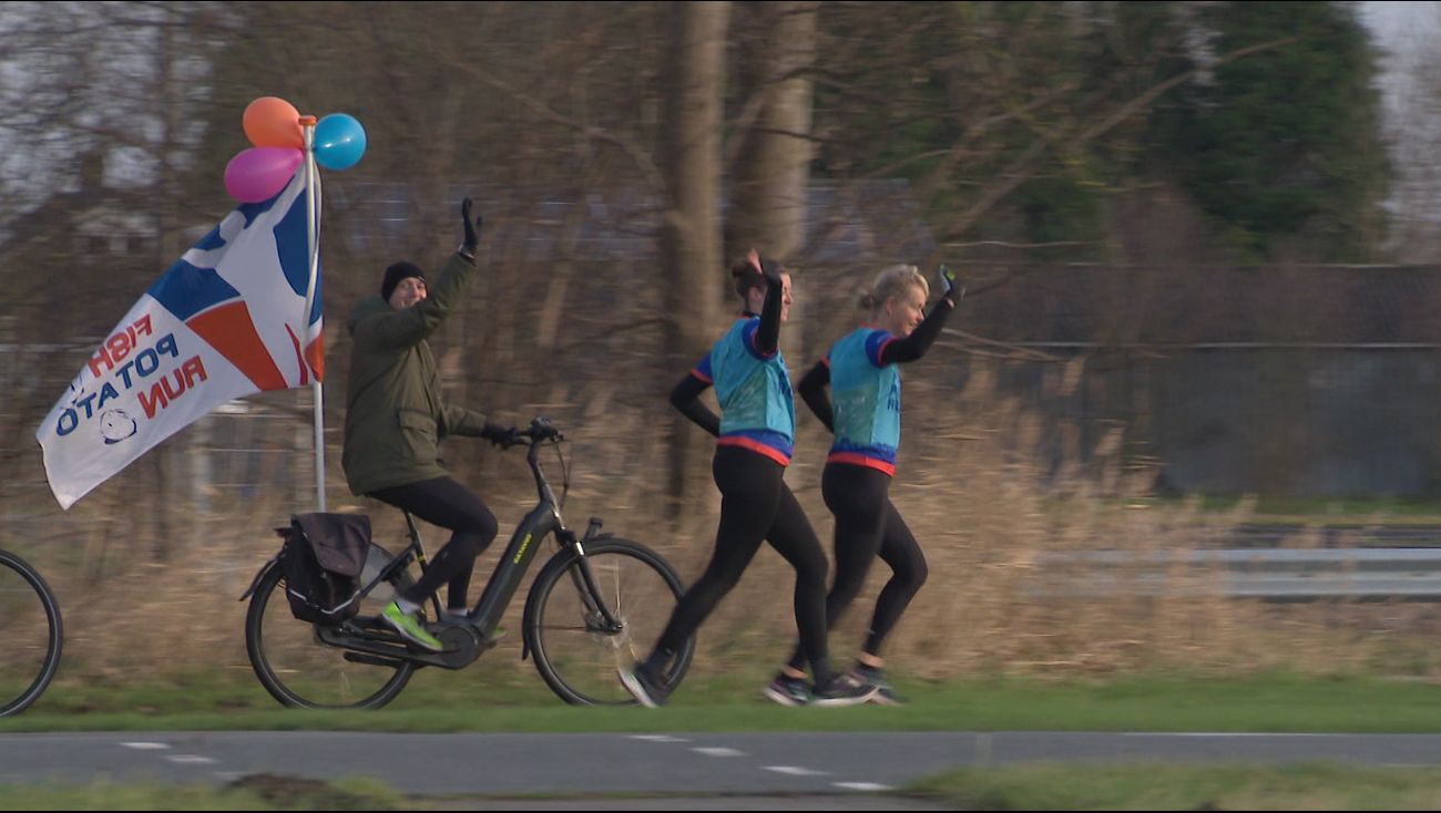Omroep Flevoland - Nieuws - Leden Fish Potato Run lopen estafette naar ...