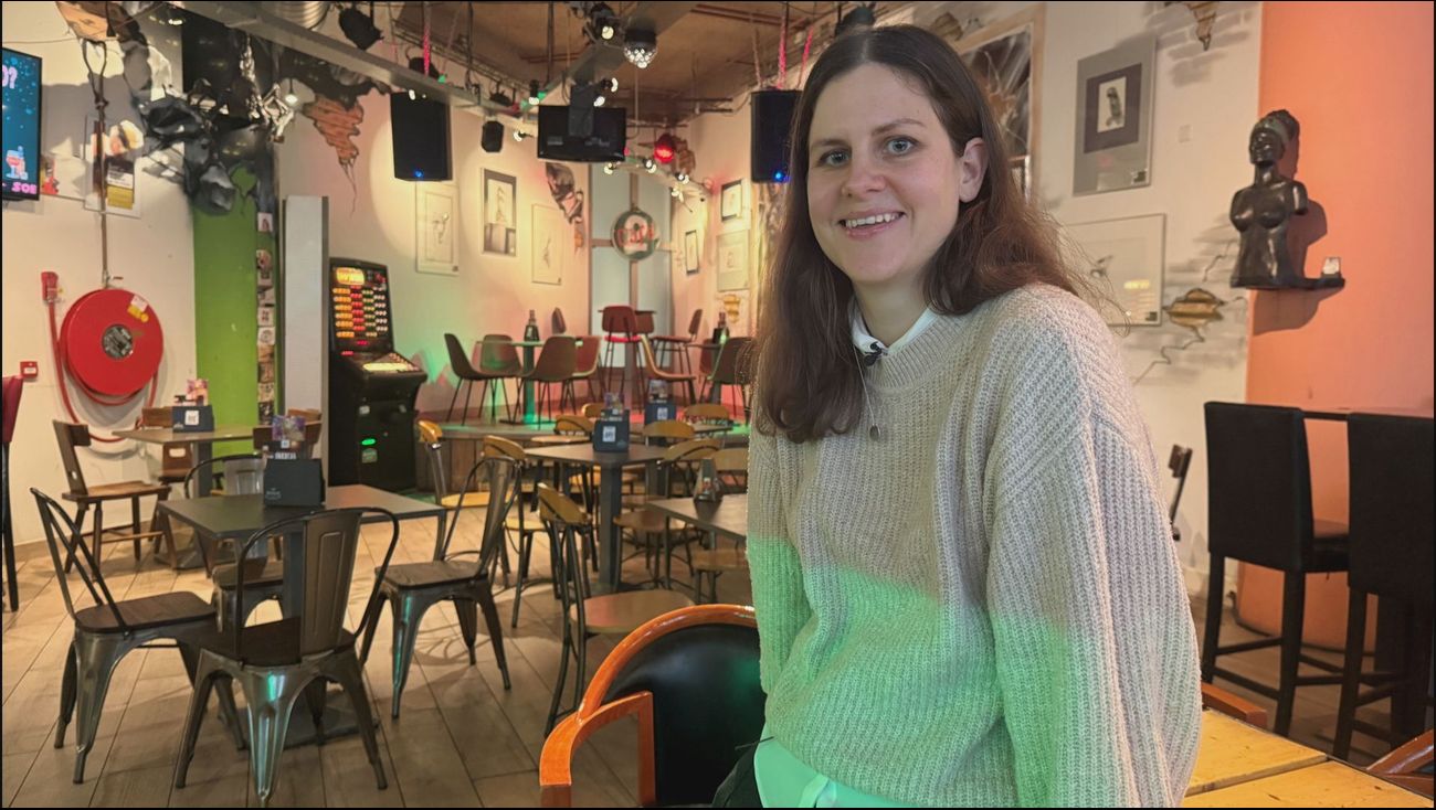 Omroep Flevoland - Nieuws - Stand-up comedian Micky Overman even terug ...