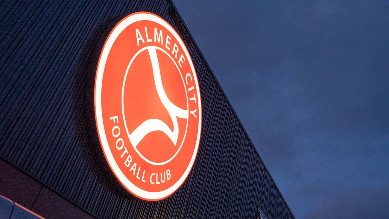 Omroep Flevoland - Sport - Almere City FC viert 20 jaar betaald voetbal ...