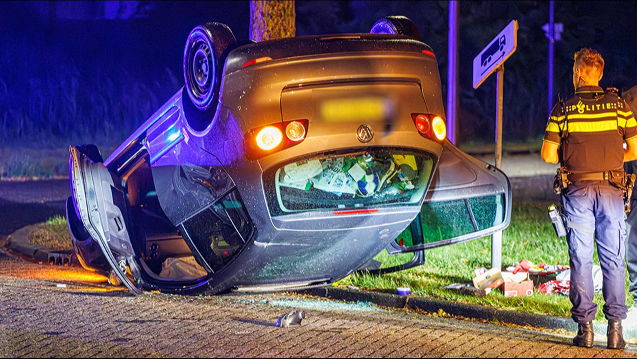 Omroep Flevoland - Nieuws - Auto over de kop geslagen, bestuurder ...