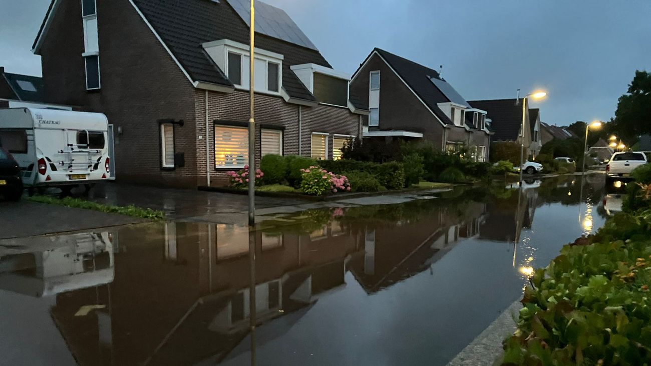 Omroep Flevoland - Nieuws - Extreme regenval zet delen van ...