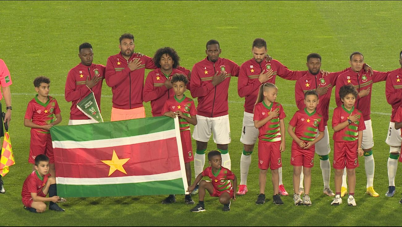 Omroep Flevoland - Sport - Almeerse voetbaltrainer over Suriname ...