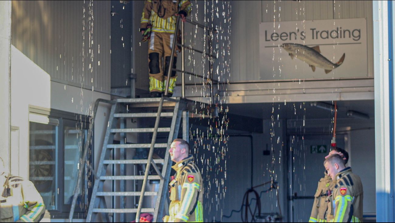 Omroep Flevoland - Nieuws - Brandweer rukt uit voor lekkage bij bedrijf ...