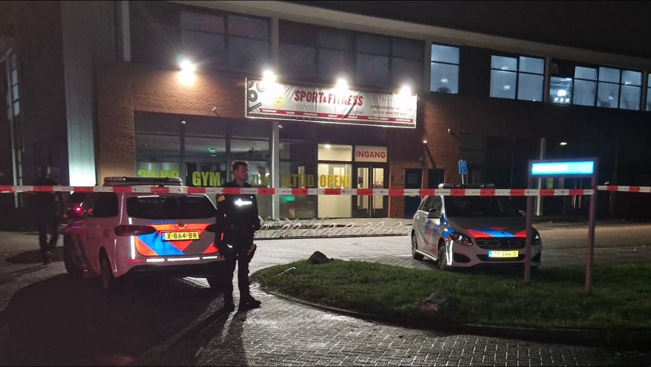 Omroep Flevoland - Nieuws - Gewonde door schietpartij bij zalencentrum Markerkant, vier aanhoudingen