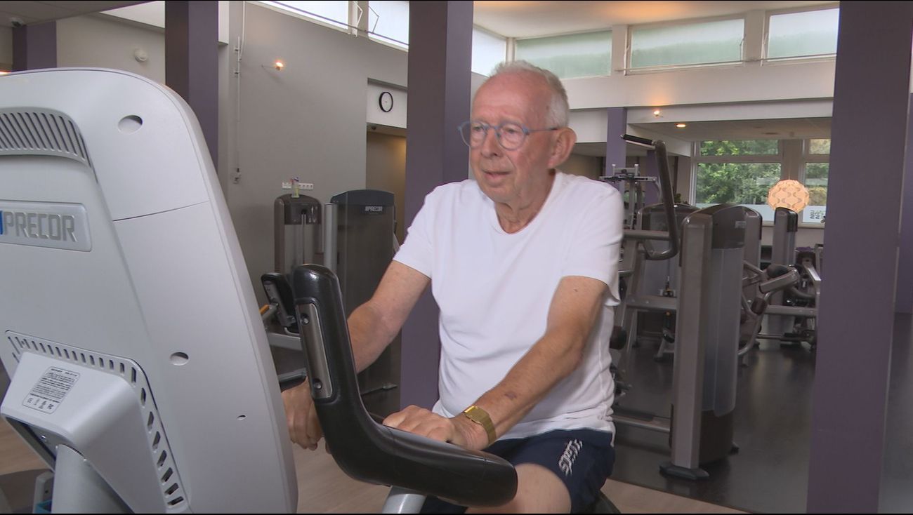 Omroep Flevoland - Sport - Hans Pater (82) startte zijn sportleven na ...