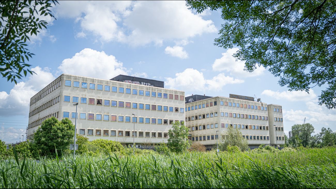 Omroep Flevoland - Nieuws - Sloop voormalig Getronics-gebouw komt in zicht