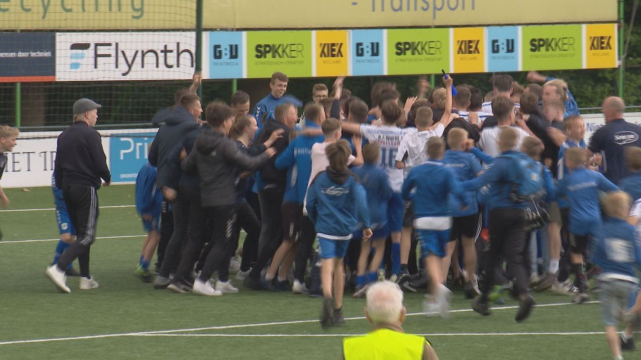Omroep Flevoland - Sport - 'Op zijn Urkers': SV Urk speelt zich in ...